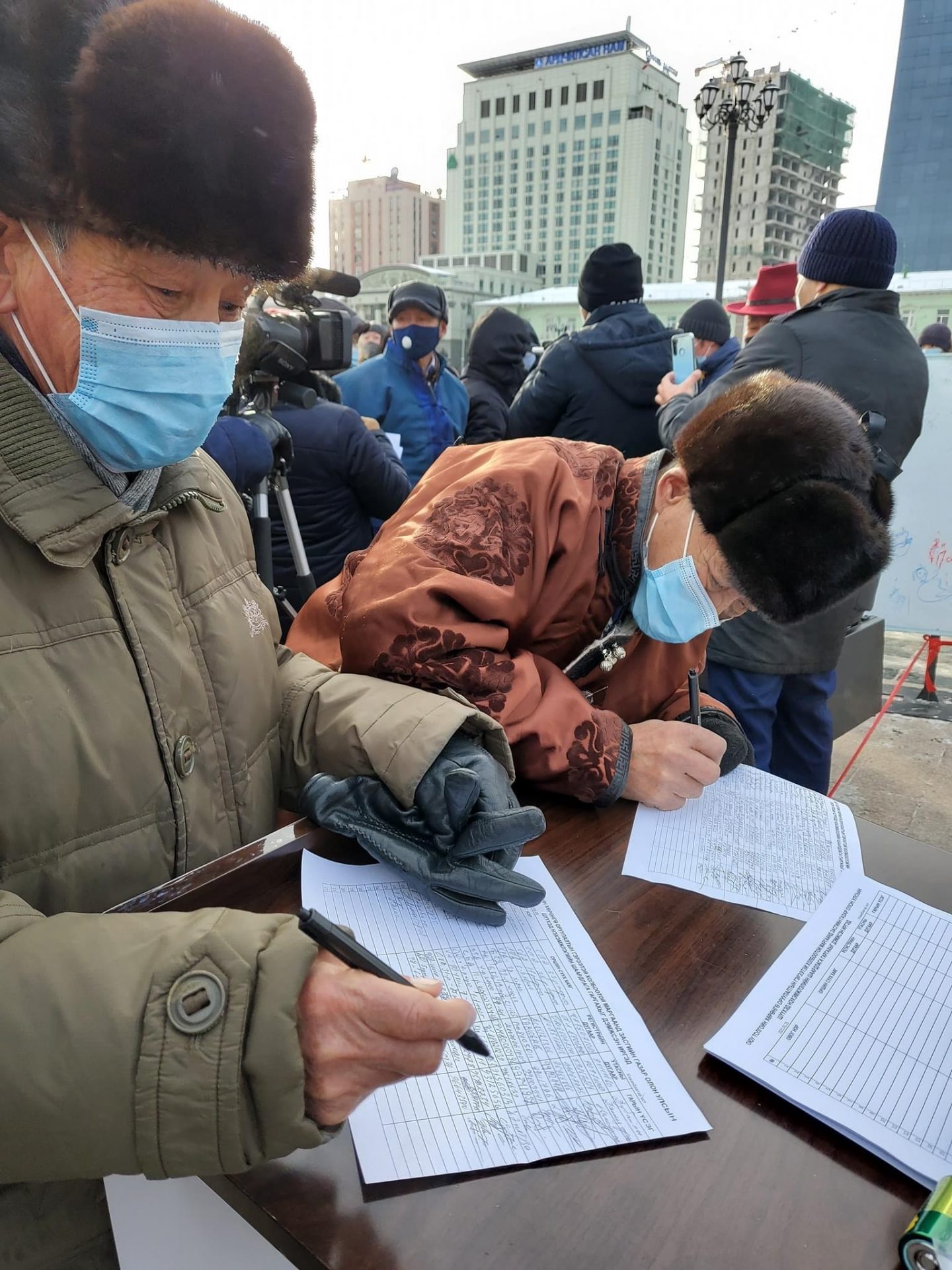 С Ганбаатарын жагсаалд очсон олны танил эрхэмүүд ТАС МН