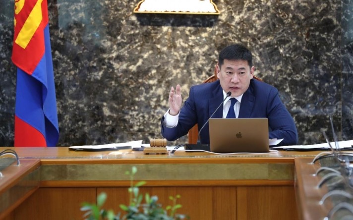 Л Оюун Эрдэнэ хэнийг “хэрэг дардаг” гэчихэв ТАС МН