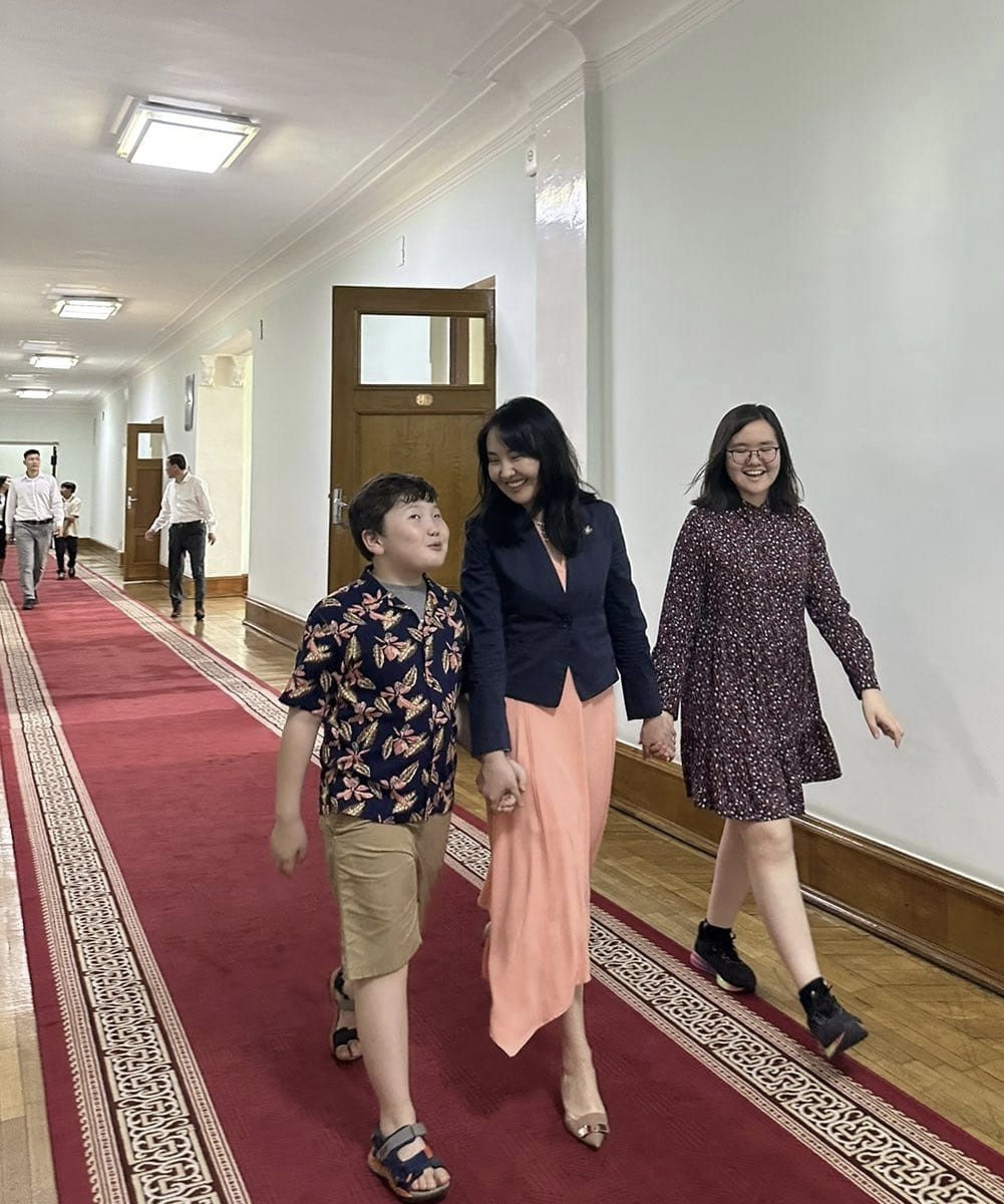 Хүчирхийлэгч УИХ ын гишүүн Ч Ундрамын ээлжит тавилттай жүжиг ТАС МН