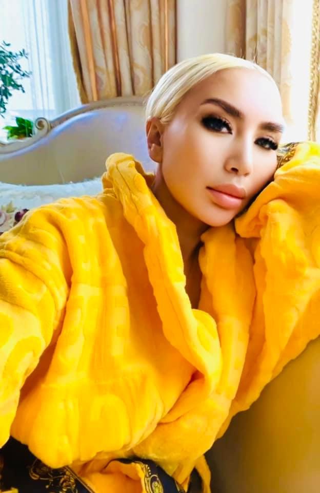 Монголын барби нь Нямаа гэв үү ТАС МН