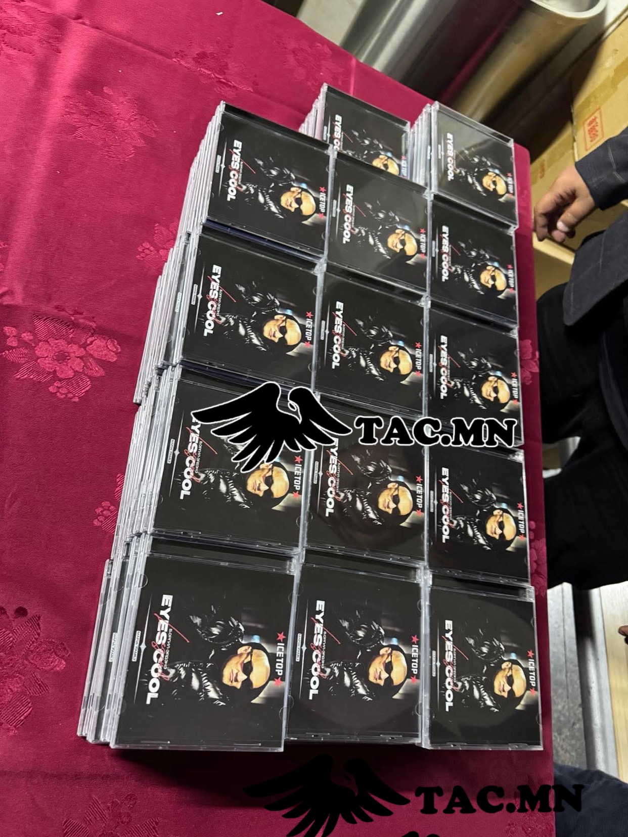 “Icetop” хамтлагийн ахлагч Eyescool буюу Б.Оргил-Эрдэнийг эцсийн замд нь үдлээ – ТАС.МН